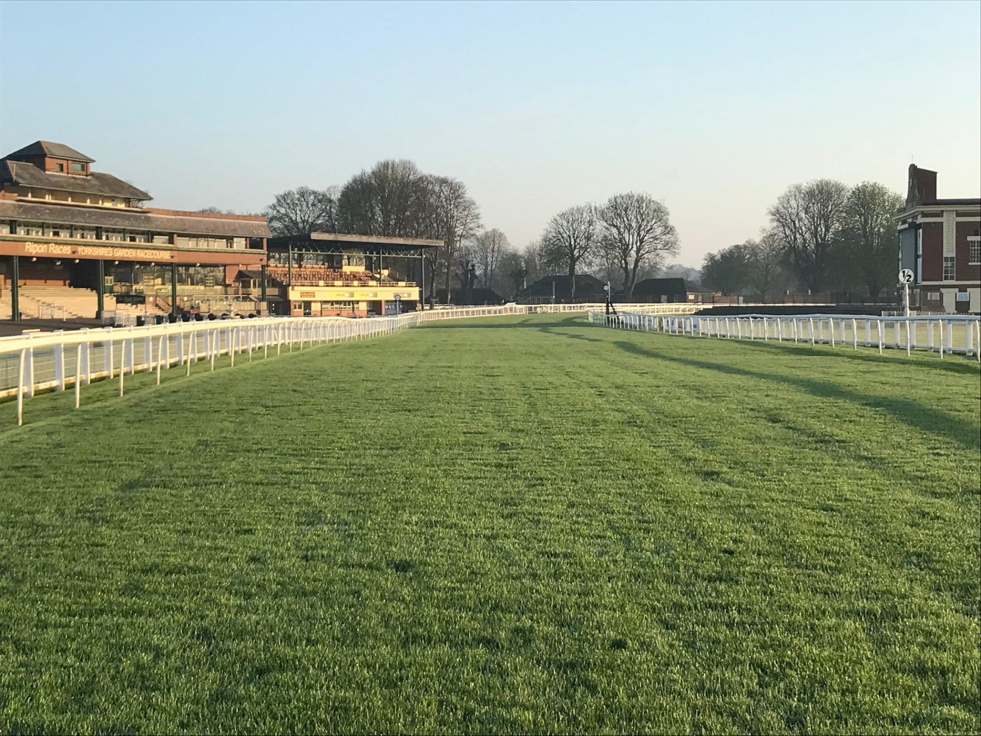 Ripon Racecourse | Go Racing | Yorkshire Horse Racing