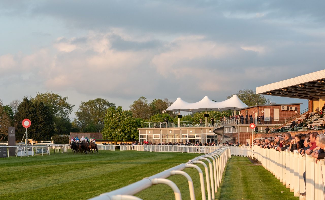 Thirsk Racecourse | Go Racing | Yorkshire Horse Racing