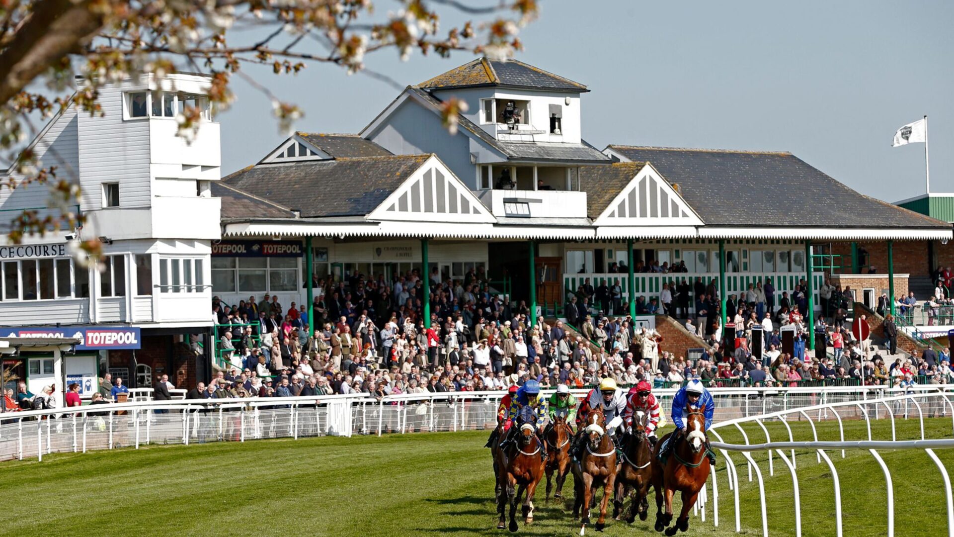 Catterick Racecourse Go Racing Yorkshire Horse Racing