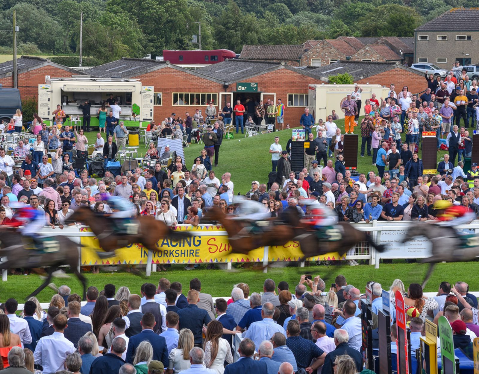 Summer Festival | Go Racing | Yorkshire Horse Racing